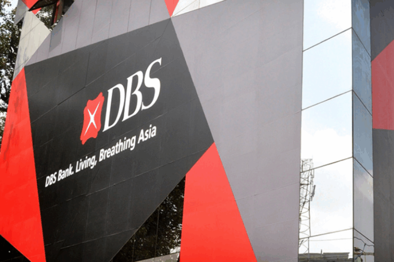DBS at All-Time Highs: Is the Share Price Still a Buy in 2026?